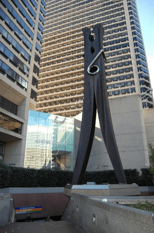 CLOTHESPIN SCULPTURE IN PHILADELPHIA - philadelphia-future.com